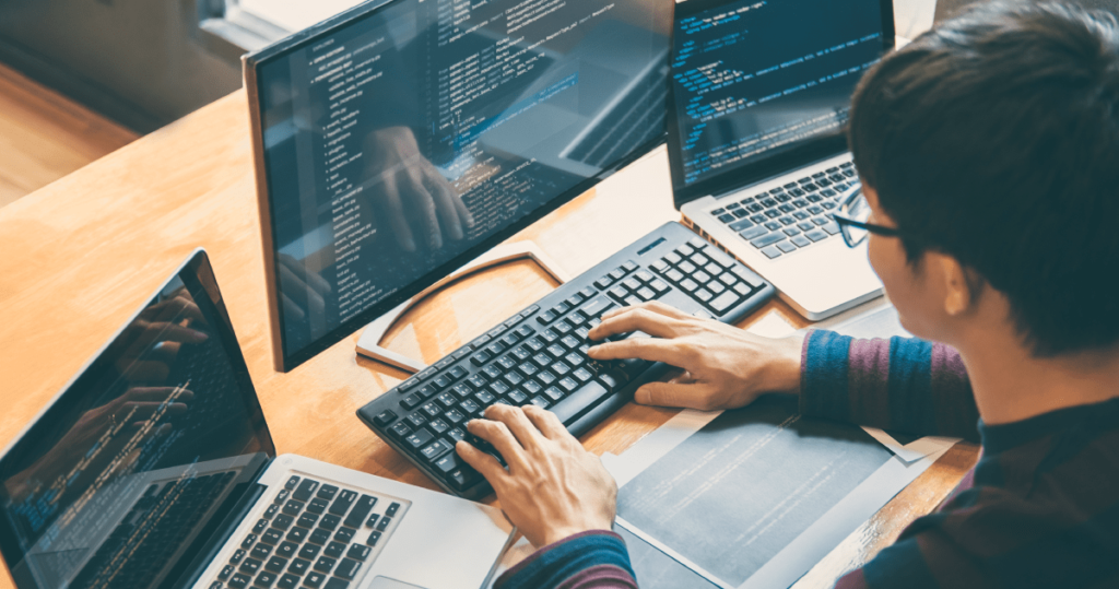 What Do Software Engineers Do? | Woz U